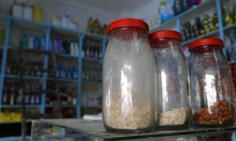 epicier-tunisie-fruits-secs – Nawaat